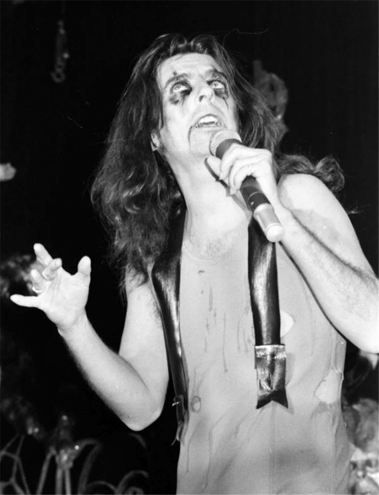 Alice Cooper 1975 Download Alice Cooper Album Songs: Los Angeles, 1975
